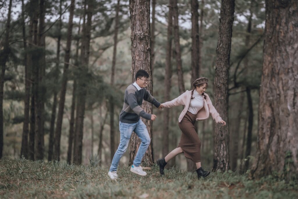 12 Tips To Improve Husband And Wife Relationship - Messy Relations